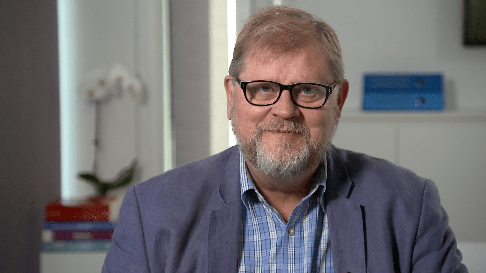 Infectious diseases expert issues public health warning to avoid ...